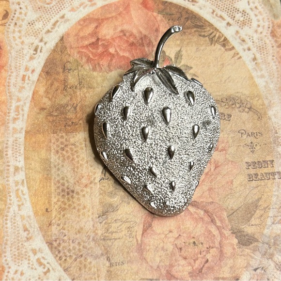 Sarah Coventry | Jewelry | Vintage Sarah Coventry 968 Silver Strawberry ...